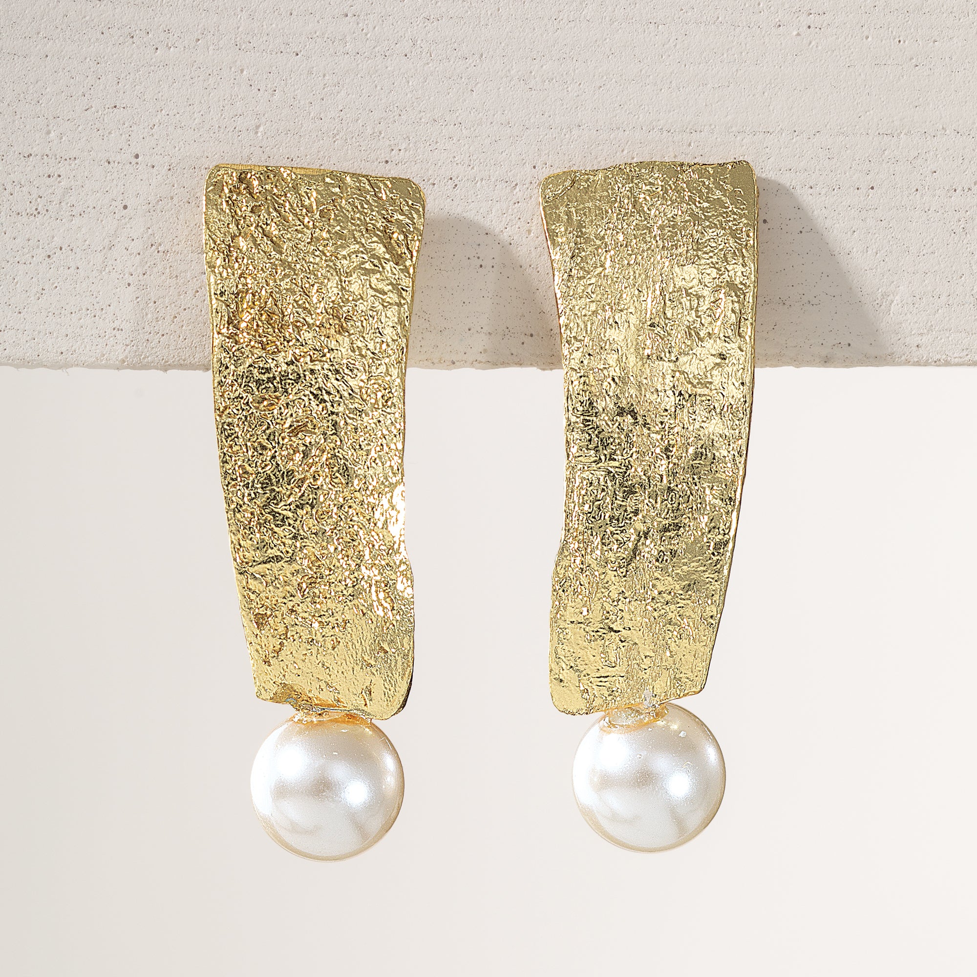 Oceans Apart White Glass Pearl Earrings (Preorder) | Uno Alla Volta