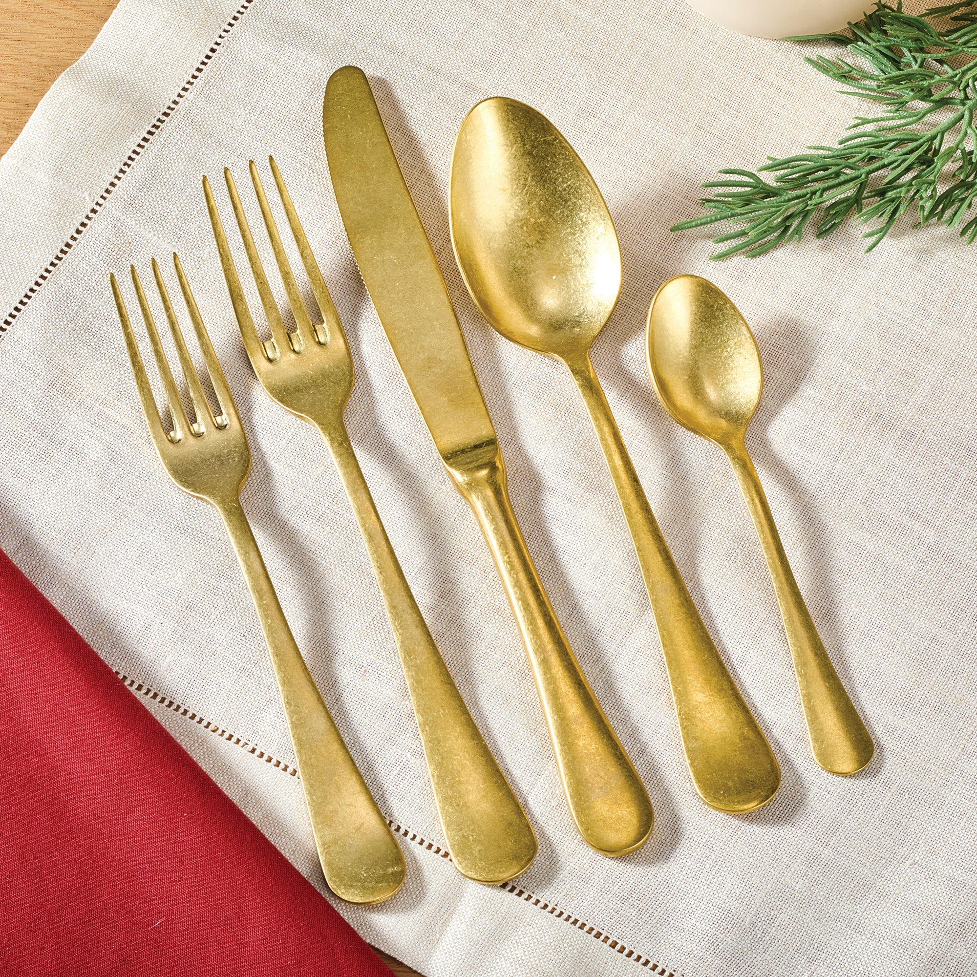 Matte Gold Flatware Set | Uno Alla Volta