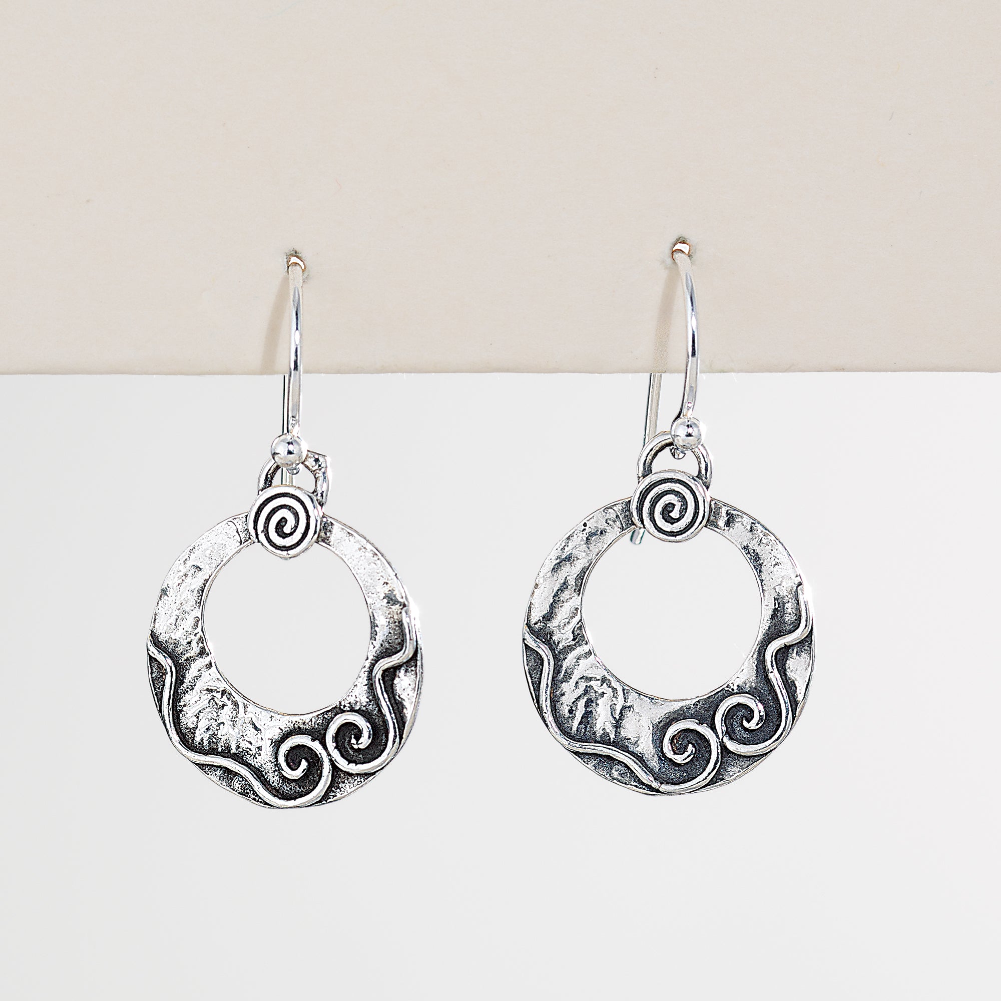 Sterling Silver Round Swirl Earrings | Uno Alla Volta