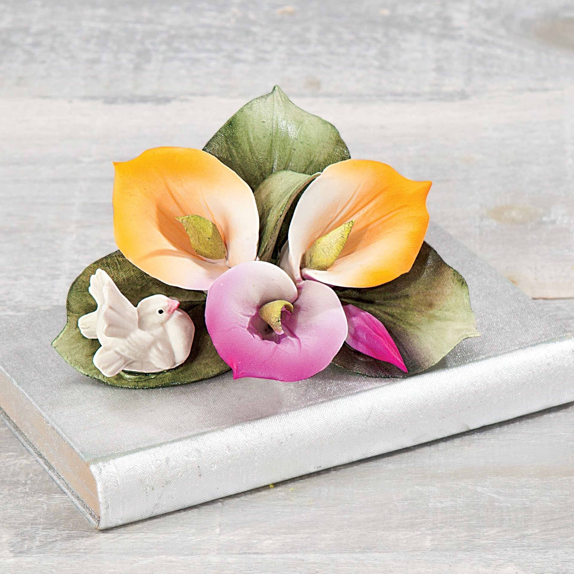 Capodimonte Porcelain Calla Lilies With Dove | Uno Alla Volta